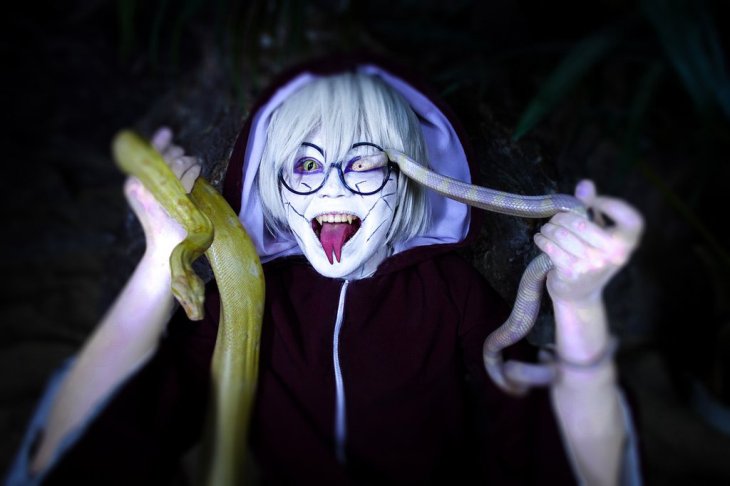 Yakushi Kabuto Crazy Cosplay by Shipou-Negiru | Daily Anime Art